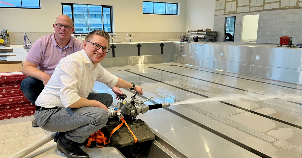 "Wasser marsch!" - Becken im neuen Hallenbad werden befüllt | Stadt Verl